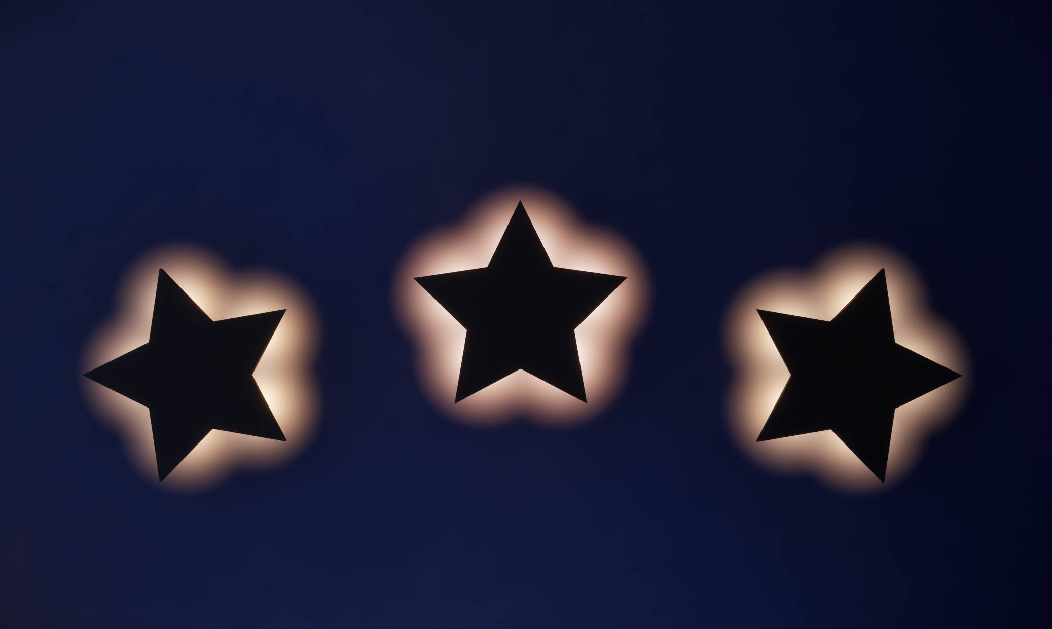 Luminous Star Wall Decor (Tilted Right) - inZOI Build Mode - CurseForge